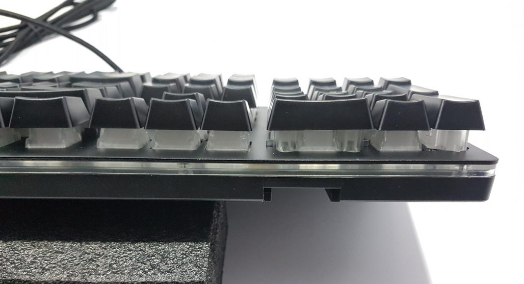 Tt eSPORTS Challenger EDGE Pro RGB Gaming Keyboard Review