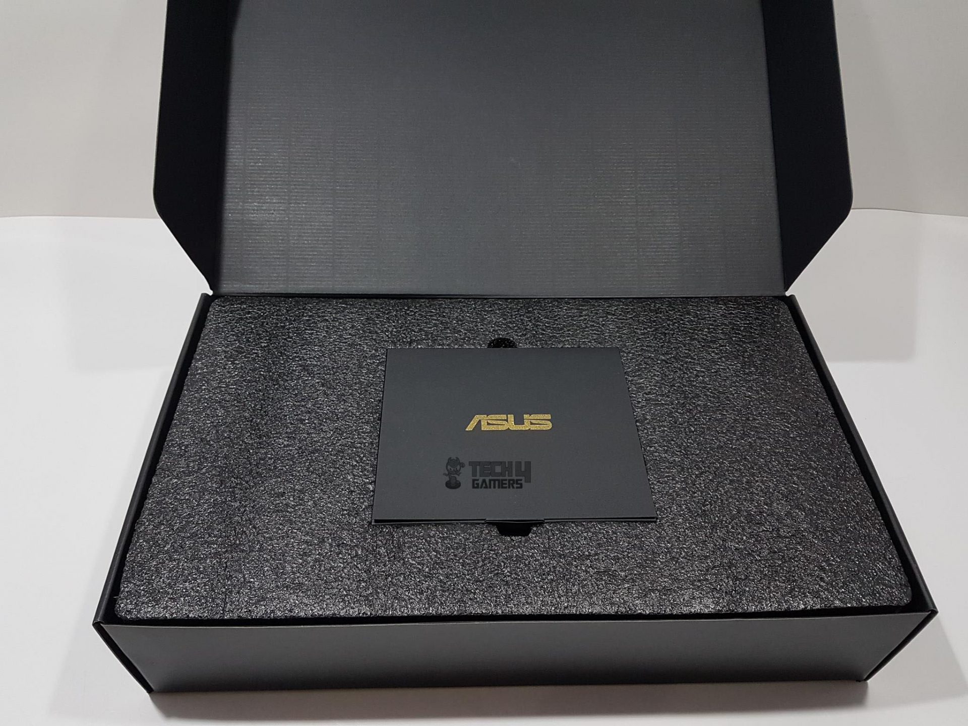 Asus Strix GeForce RTX 2080ti o11G Review - Tech4Gamers