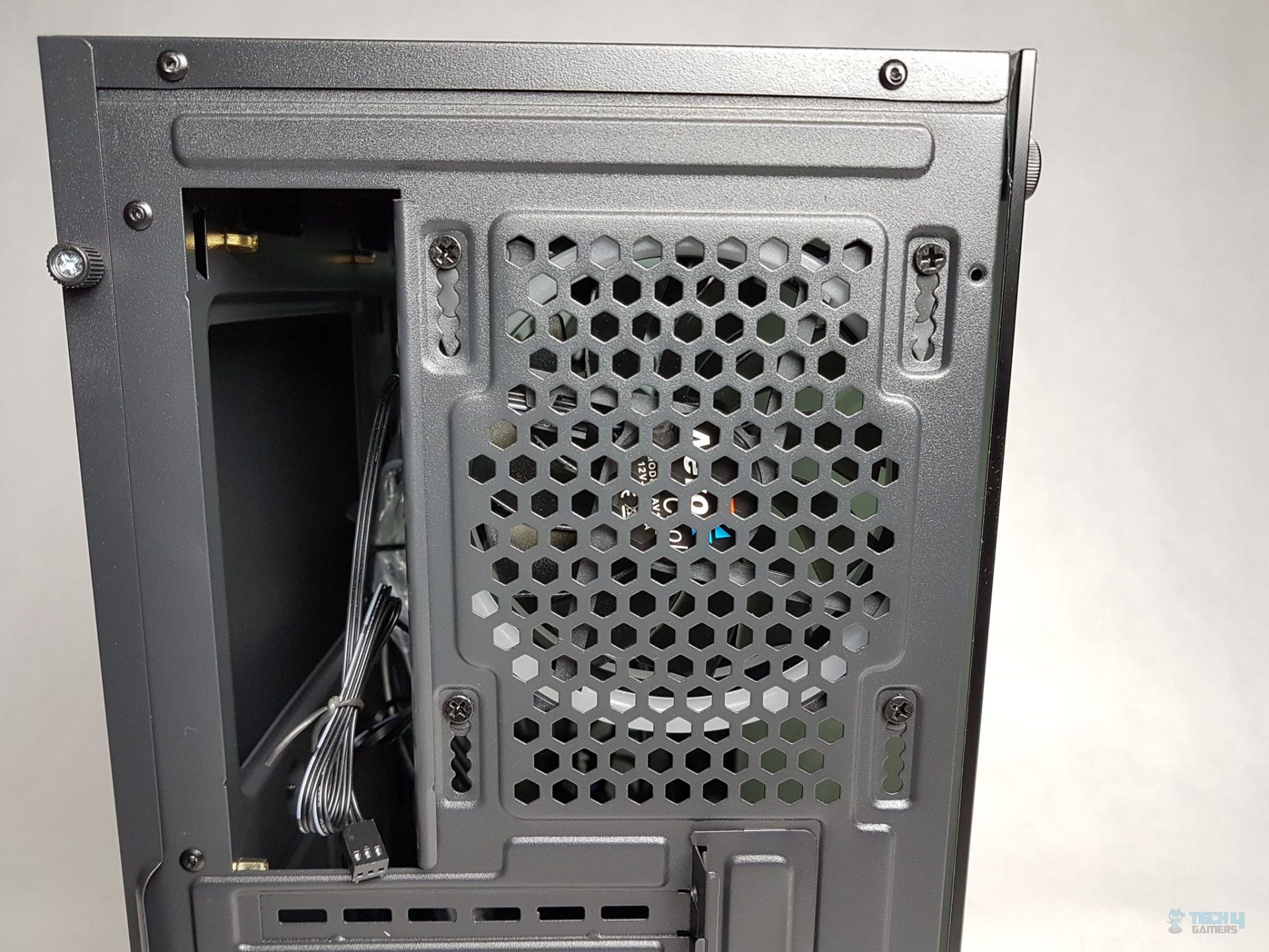 Aerocool Quartz Revo RGB Chassis Review - Tech4Gamers