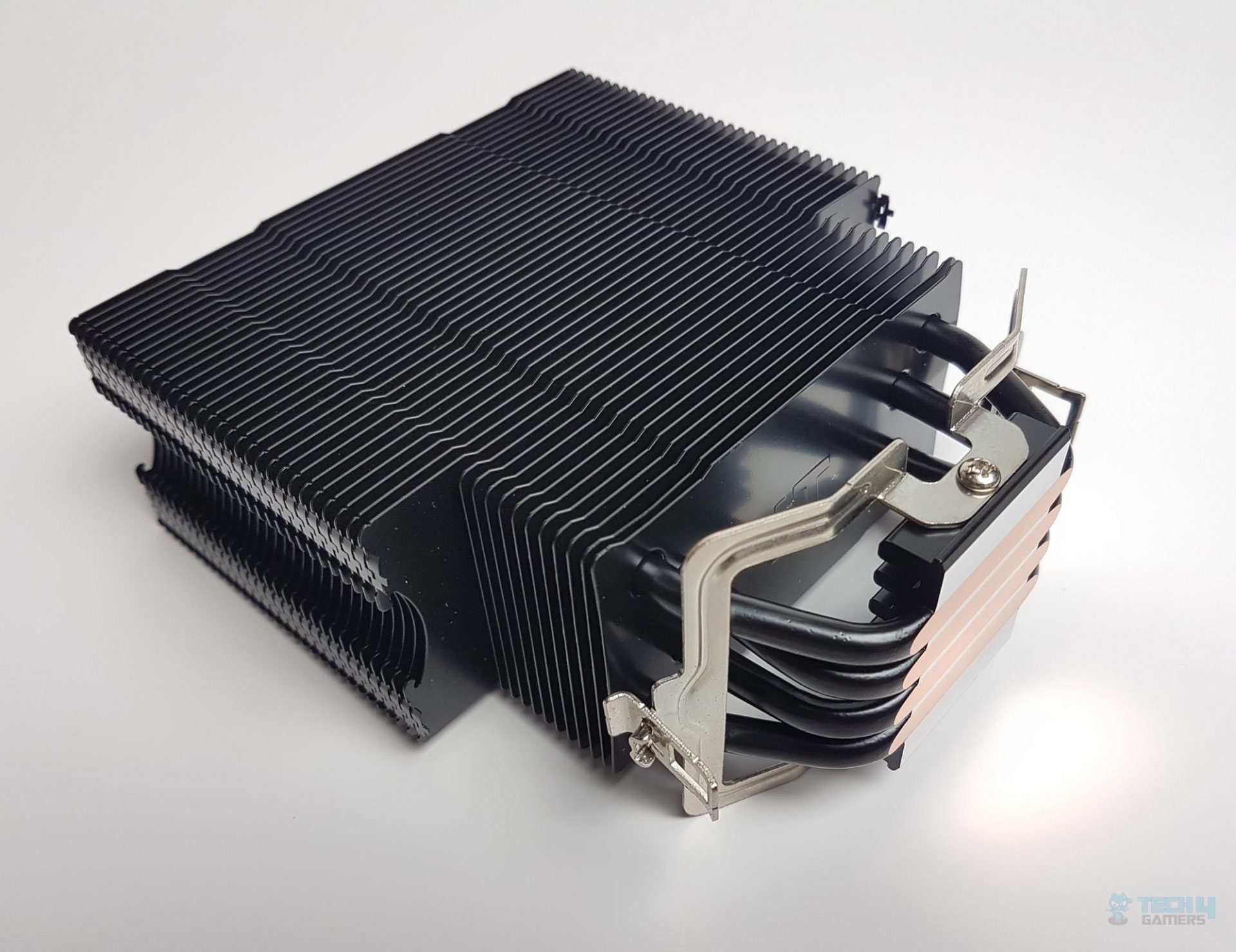 Thermaltake UX200 Review - Tech4Gamers