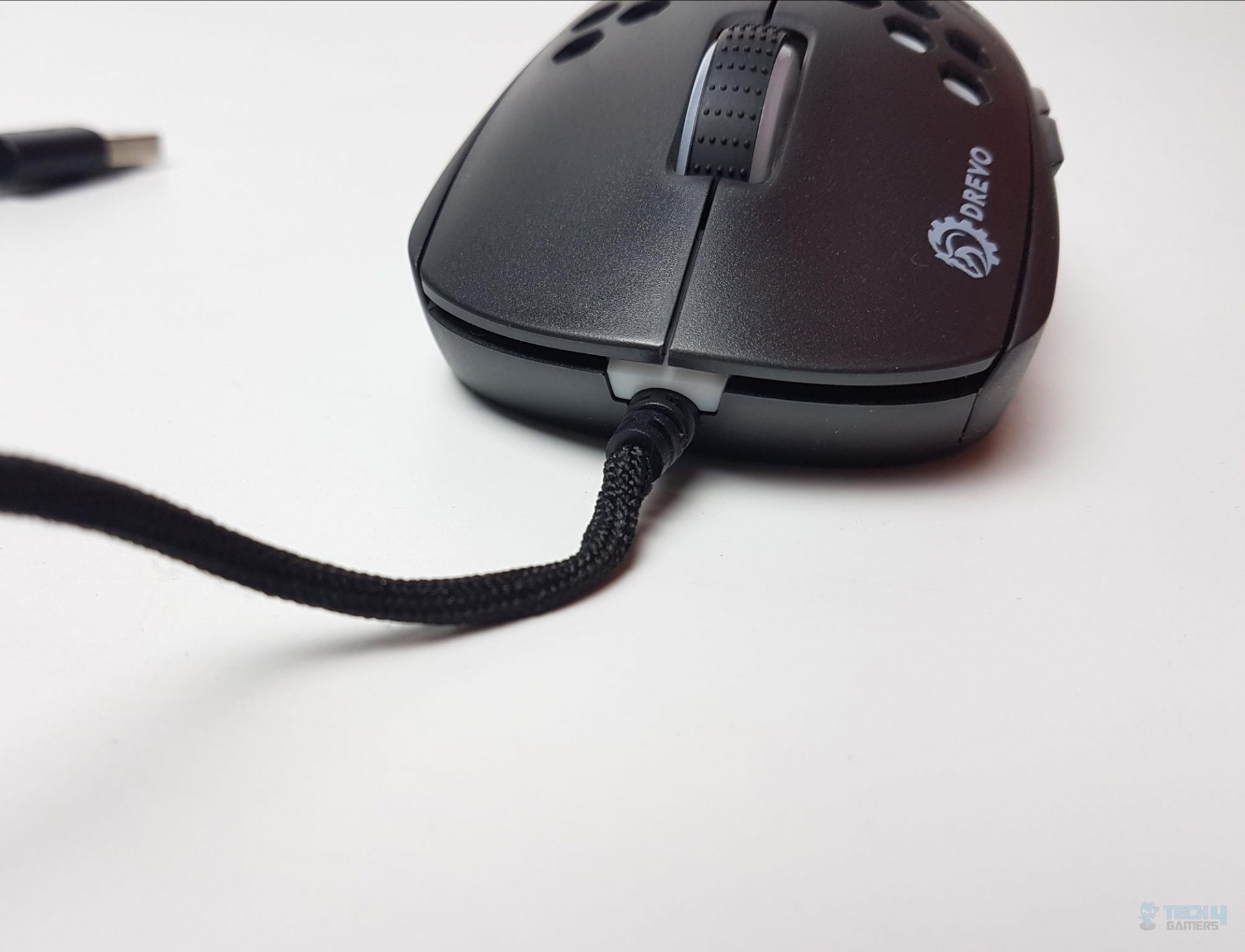 Drevo Falcon Gaming Mouse Review: Precision Meets Comfort - Tech4Gamers