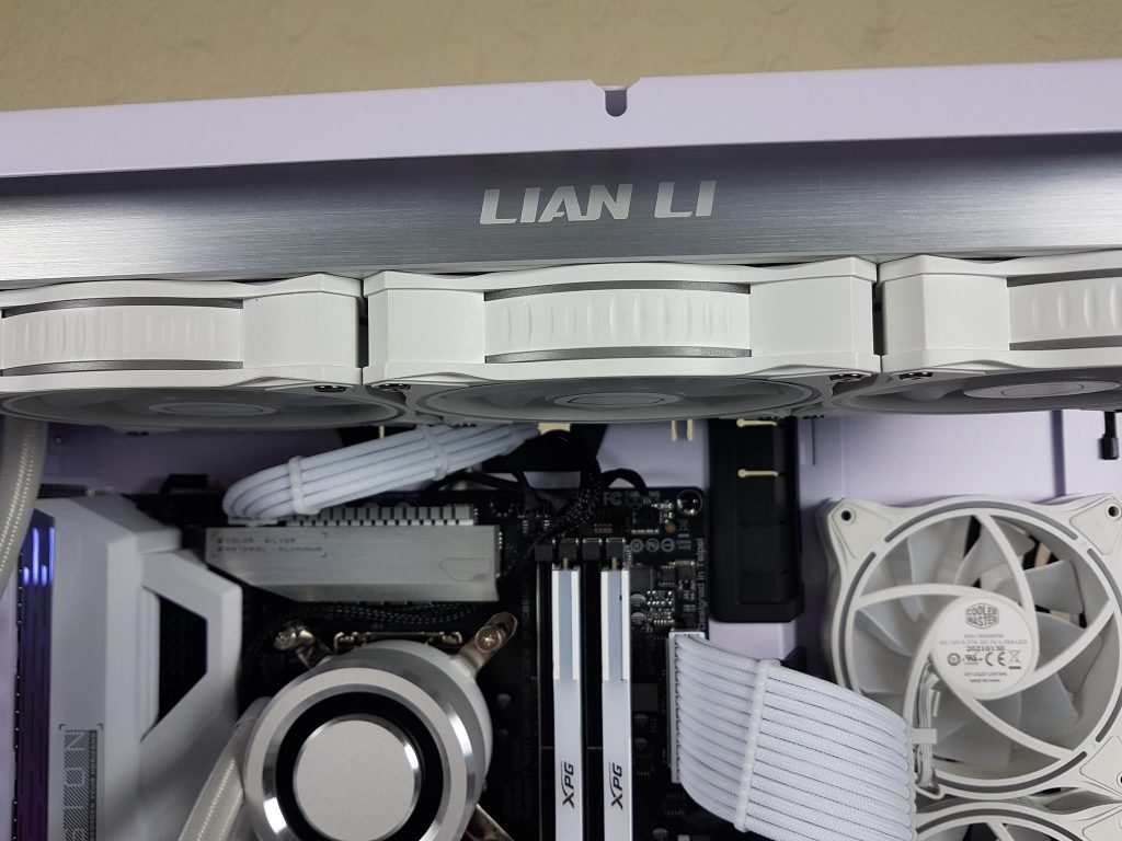 How To Build A White Gaming PC - Tech4Gamers