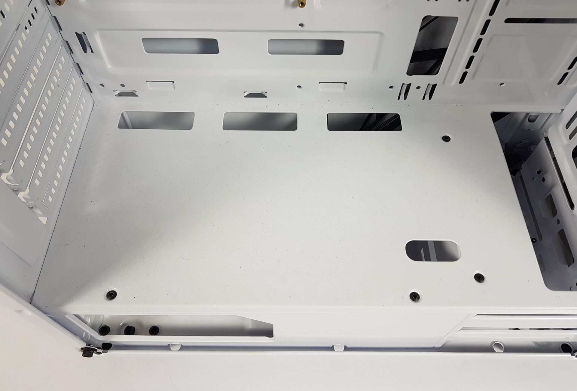 XIGMATEK VENOM X ARCTIC PC Case Review