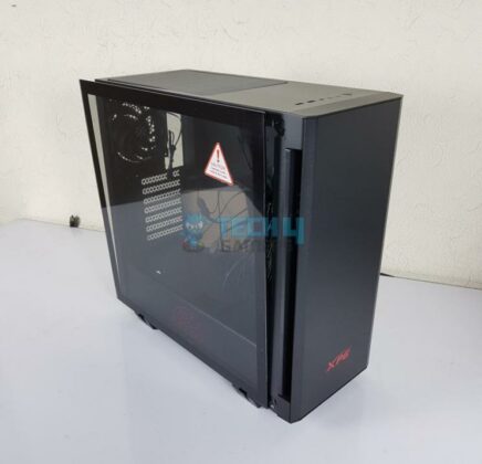 PC Case: How to Clean Tempered Glass? - Tech4Gamers