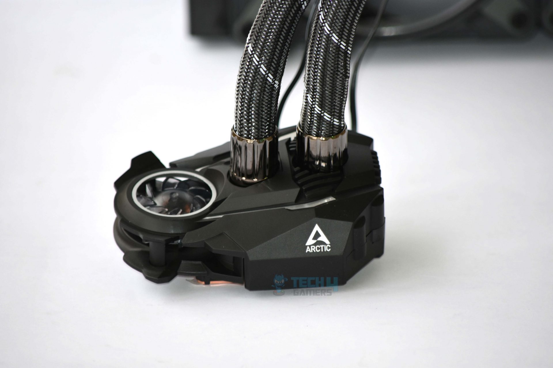 ARCTIC Liquid Freezer II 240 A-RGB Review [2023] - Tech4Gamers