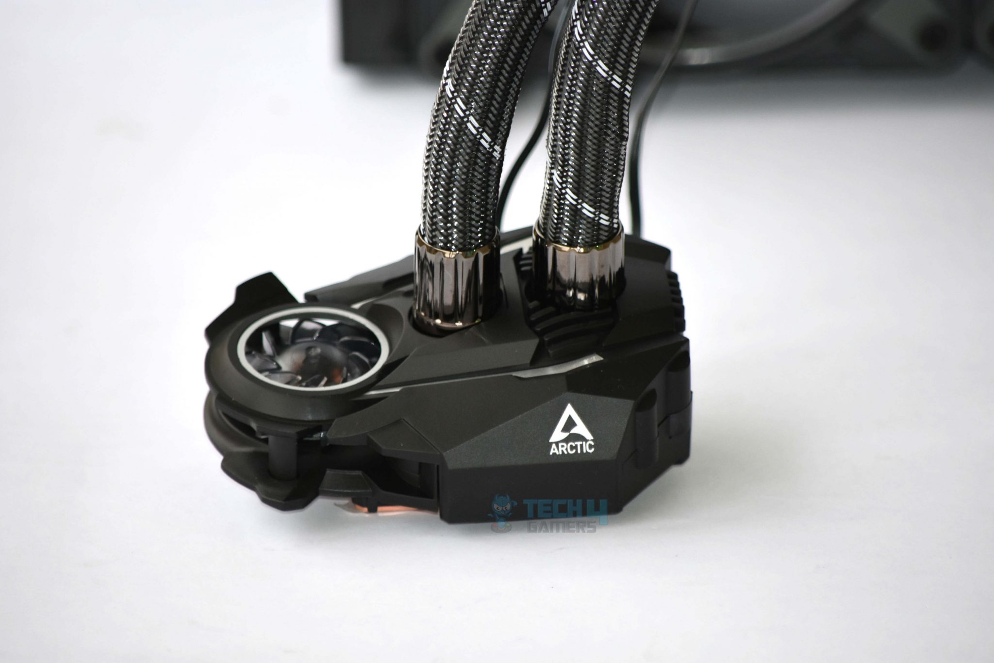 ARCTIC Liquid Freezer II 240 A-RGB Review [2023] - Tech4Gamers