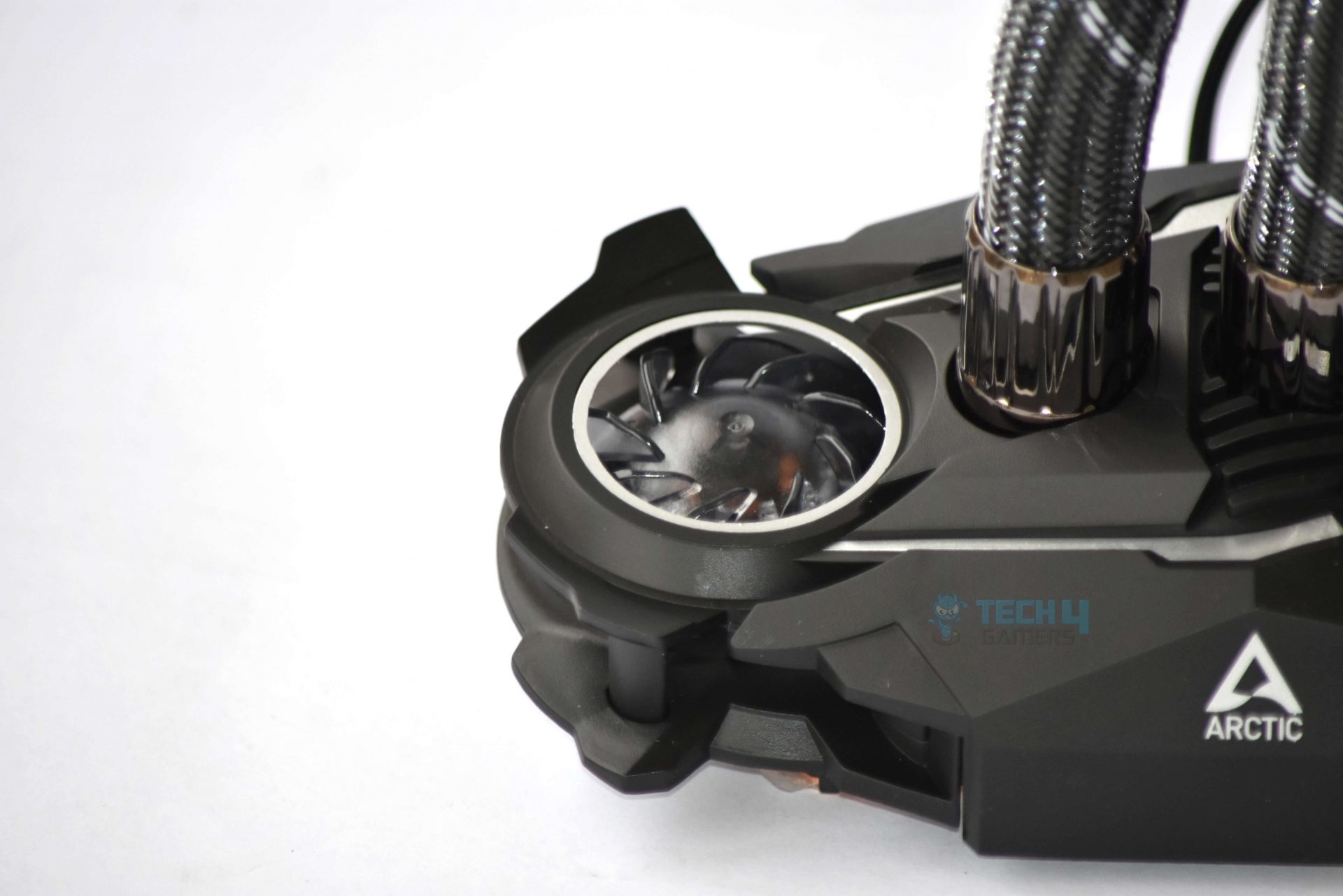 ARCTIC Liquid Freezer II 240 A-RGB Review [2023] - Tech4Gamers