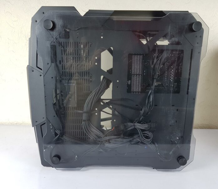 PC Case: How to Clean Tempered Glass? - Tech4Gamers
