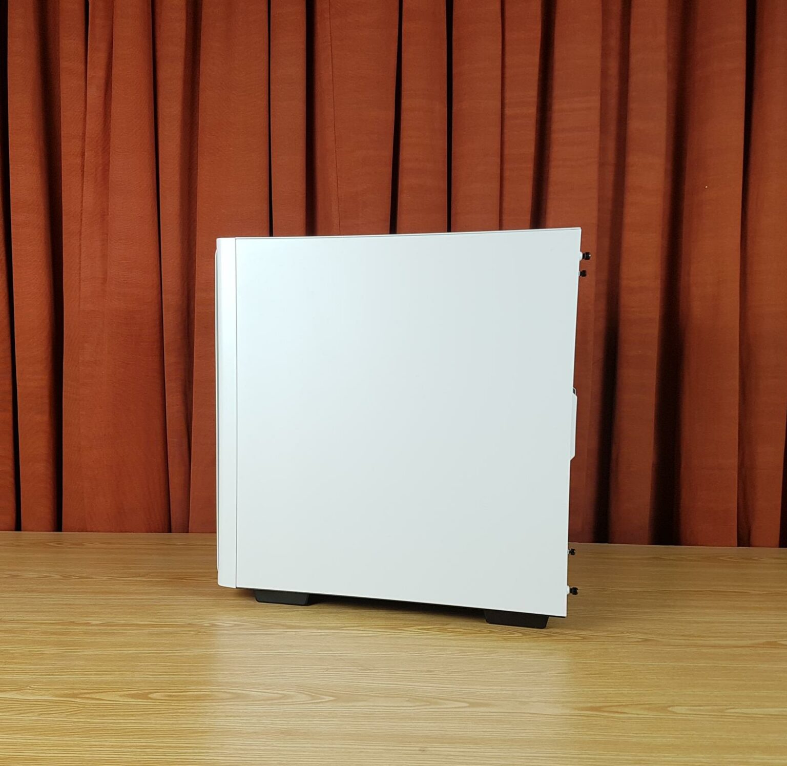 DeepCool CK560 White PC Case Review - Tech4Gamers