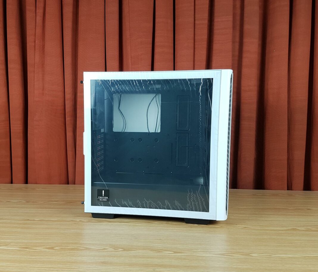 DeepCool CK560 White PC Case Review - Tech4Gamers
