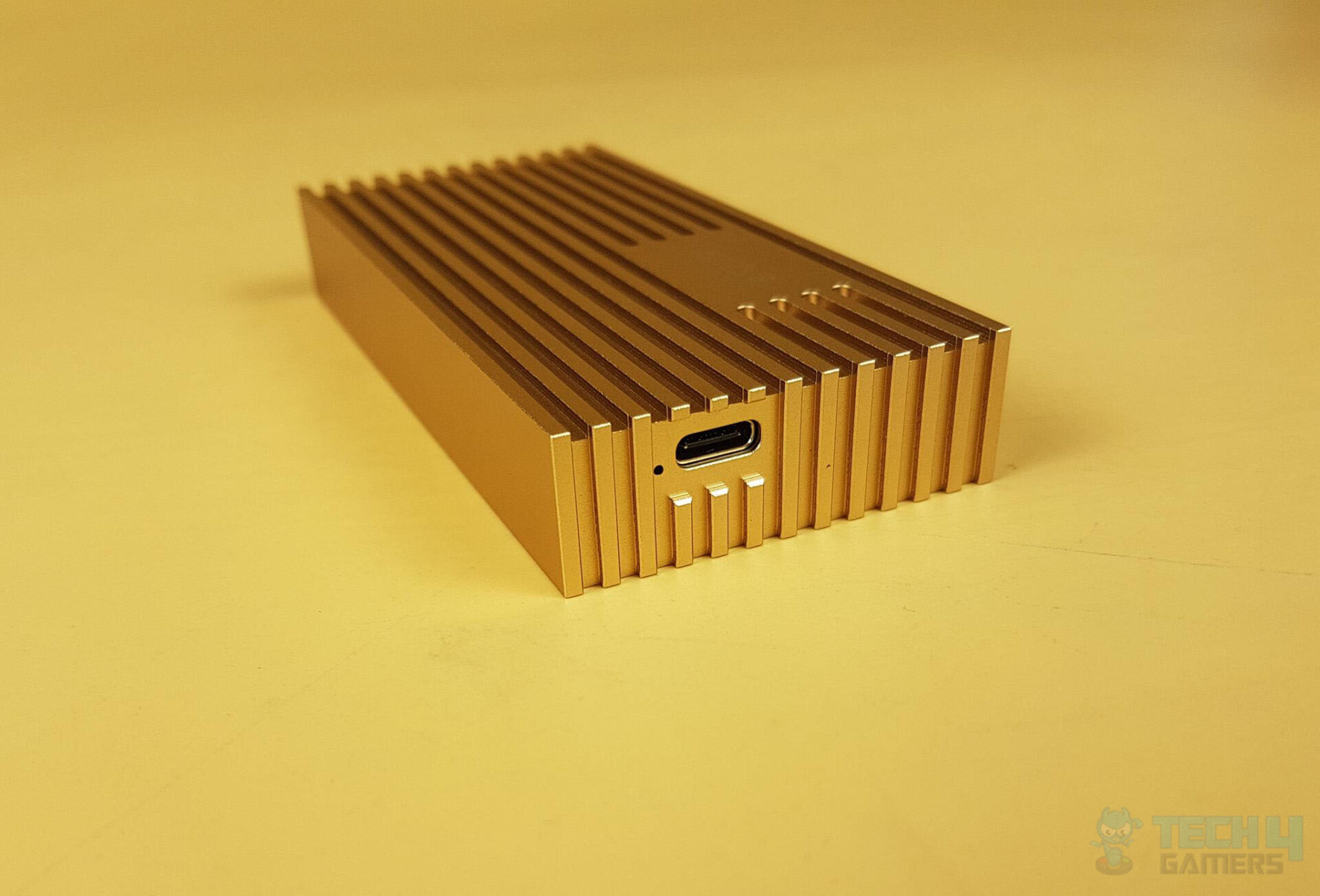 ORICO M.2 NVMe USB4.0 SSD Enclosure Review - Tech4Gamers