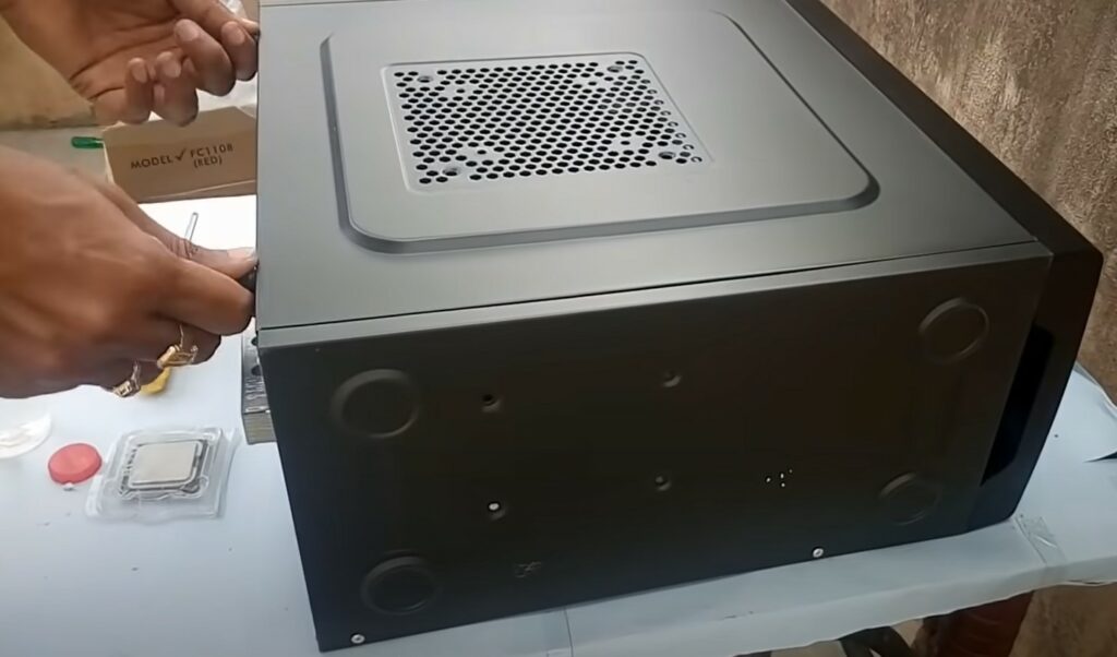 How To Clean PC Fans [5 Ways To Do It] - Tech4Gamers