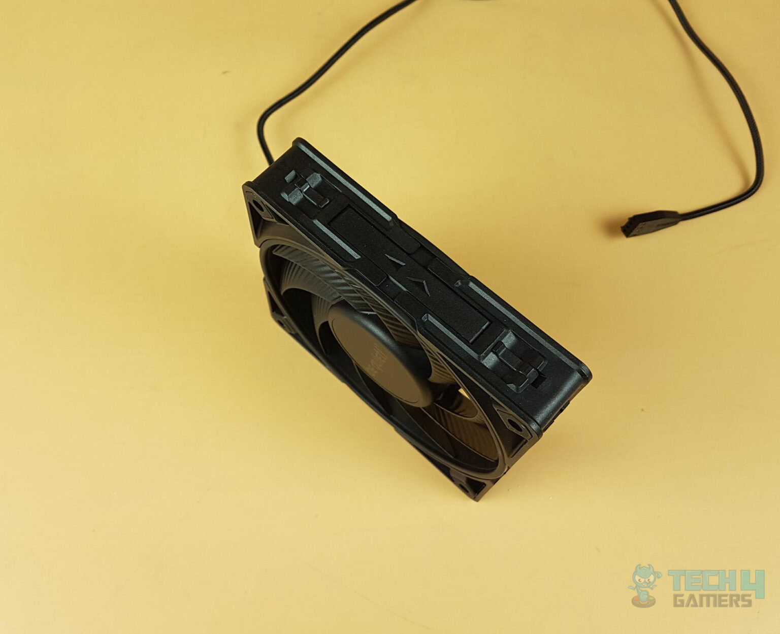 6 BEST 120mm Case Fans [Tested] - Tech4Gamers