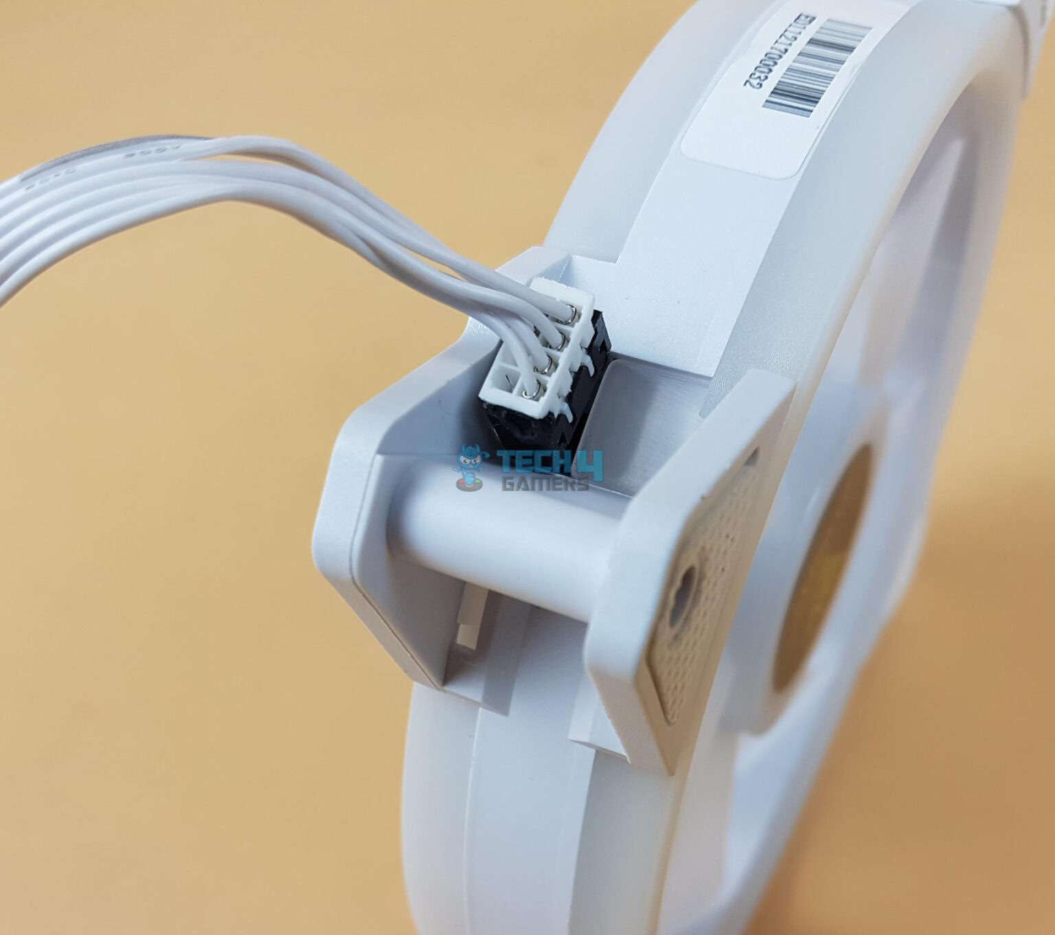 GAMDIAS AELOUS M2-1204R White Fans Review - Tech4Gamers