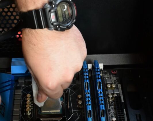 White VGA Light On Motherboard [SOLVED] - Tech4Gamers