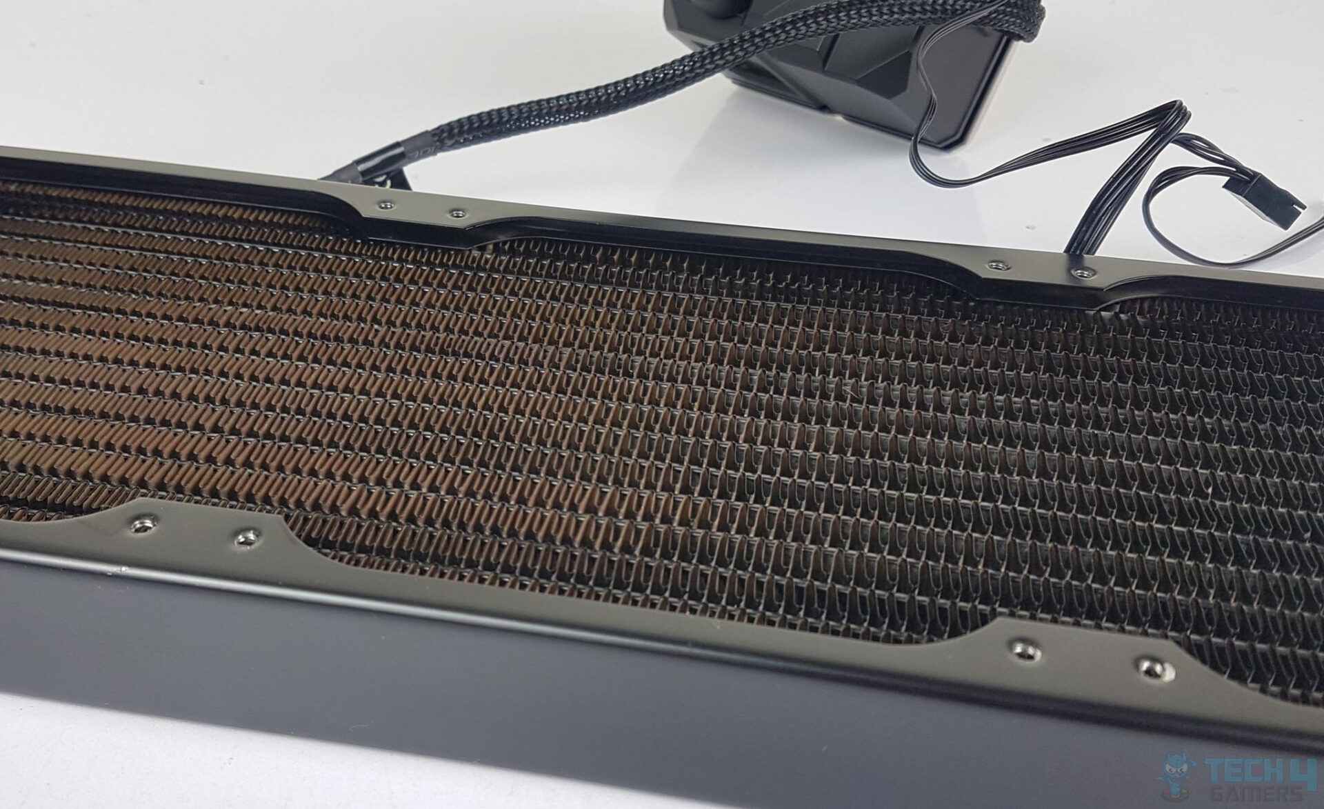 ALPHACOOL Eisbaer Pro HPE Aurora 360 CPU AIO Review