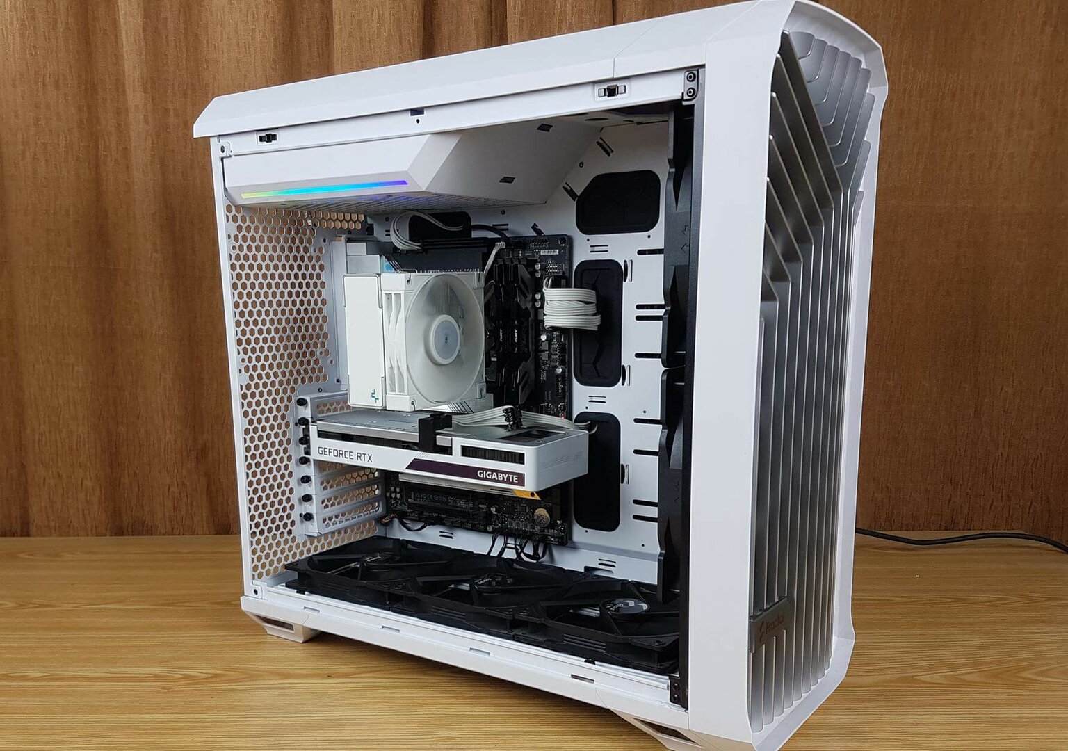 The 10 Best PC Cases For All Gamers - Tech4Gamers