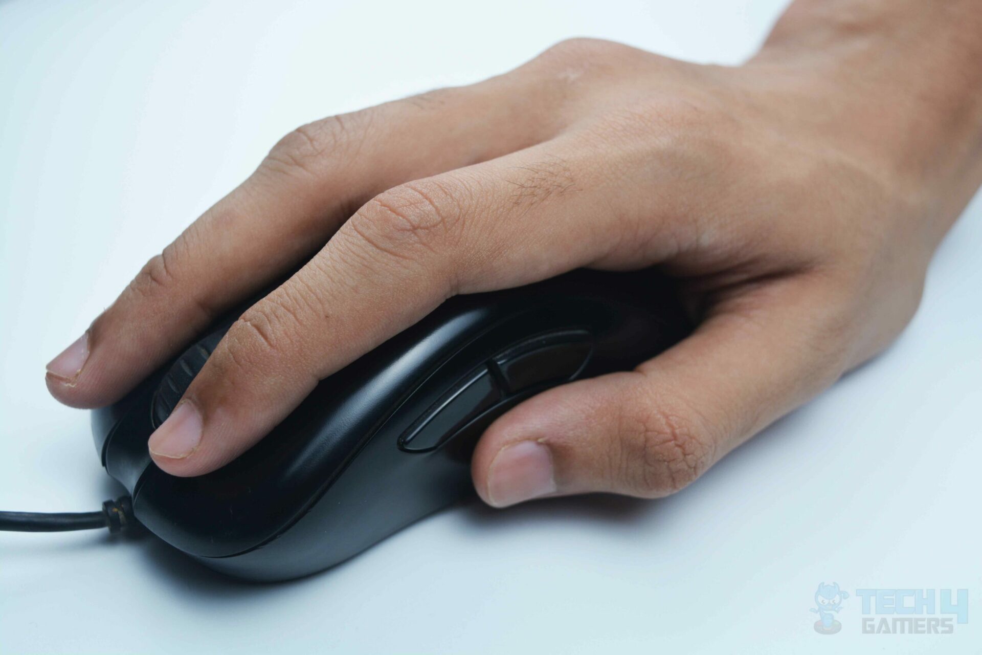 BenQ Zowie EC2-B Review: Timeless Elegance - Tech4Gamers