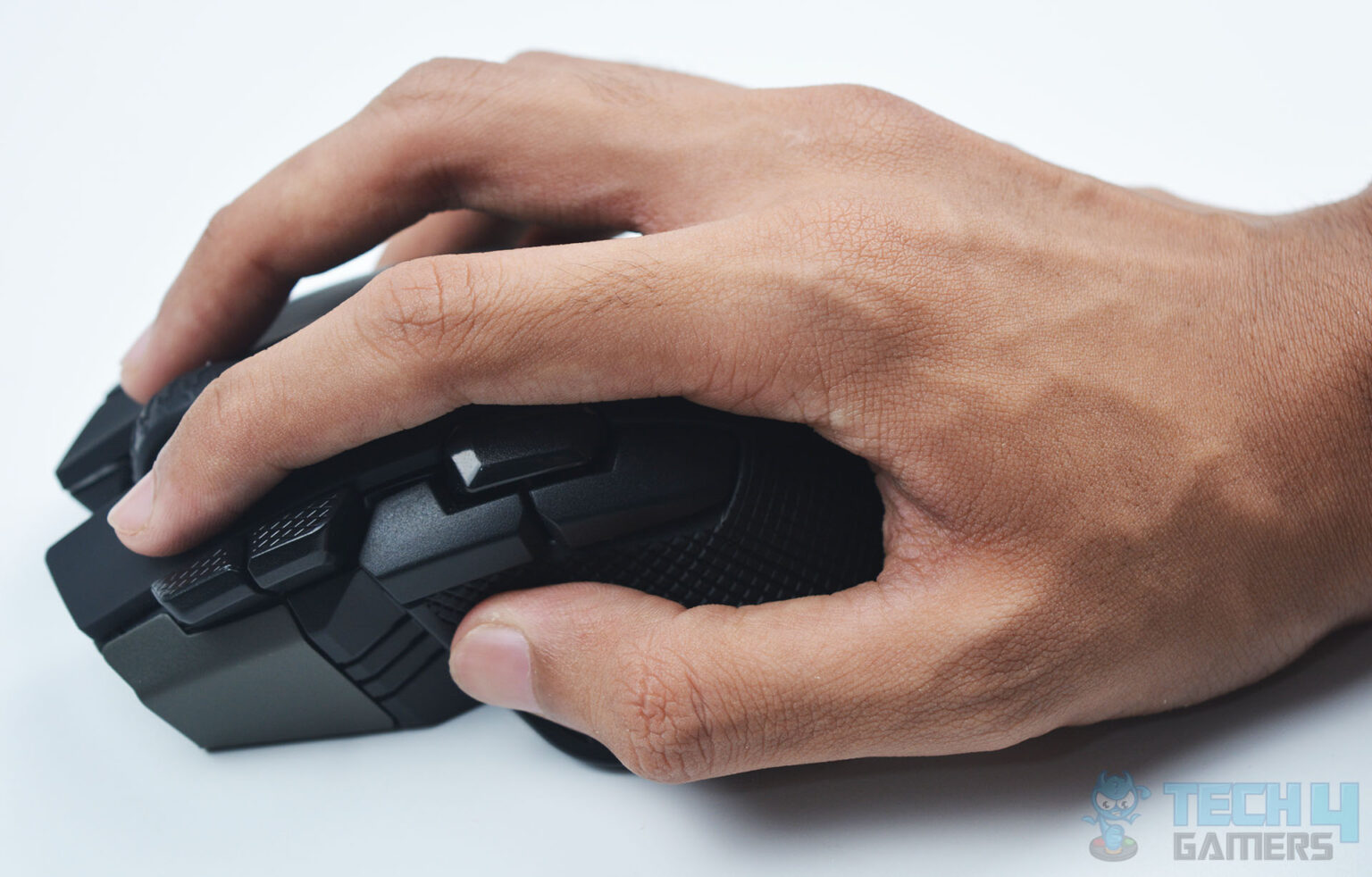 Corsair Ironclaw RGB Wireless Review [Benchmarks] - Tech4Gamers