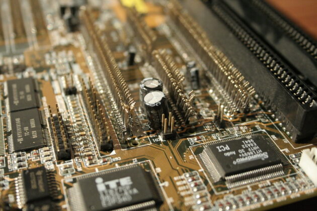 How To Clean A Motherboard? [Definitive Guide] - Tech4Gamers