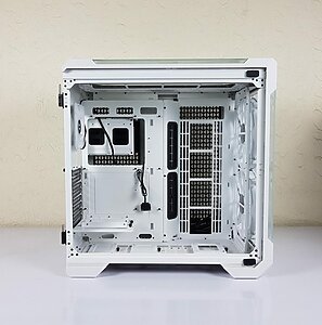 5 BEST Full Tower Cases: Aesthetics To Airflow - Tech4Gamers