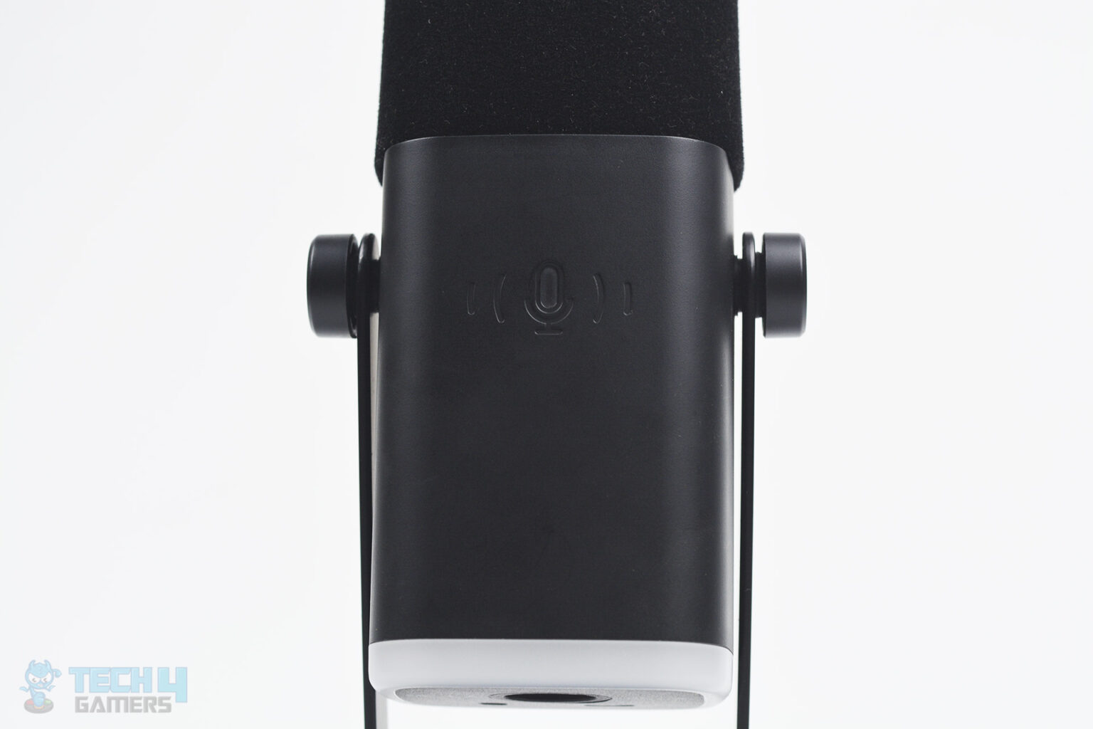 FIFINE AmpliGame AM8 Microphone Review - Tech4Gamers