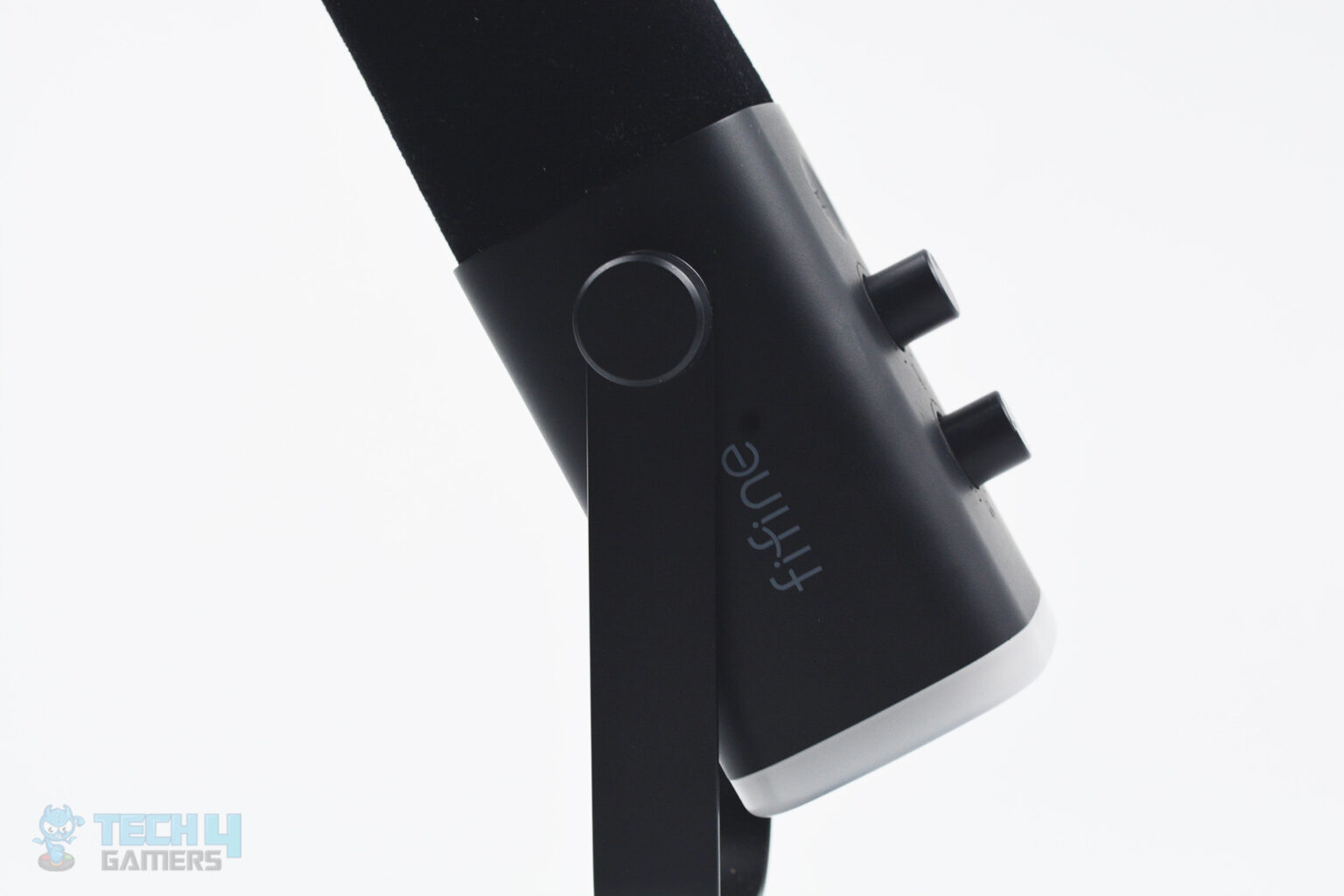 FIFINE AmpliGame AM8 Microphone Review - Tech4Gamers