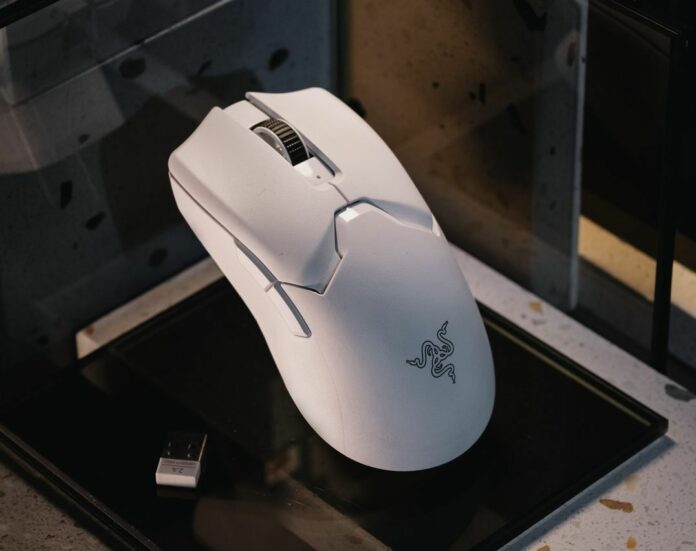 5 BEST White Gaming Mouse In 2024 - Tech4Gamers