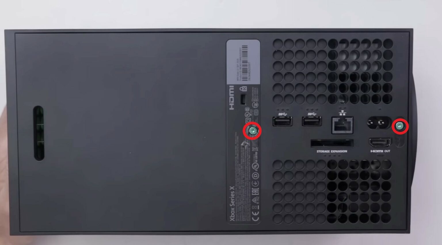 How To Clean Xbox Console & Controller [One & Series X/S] - Tech4Gamers