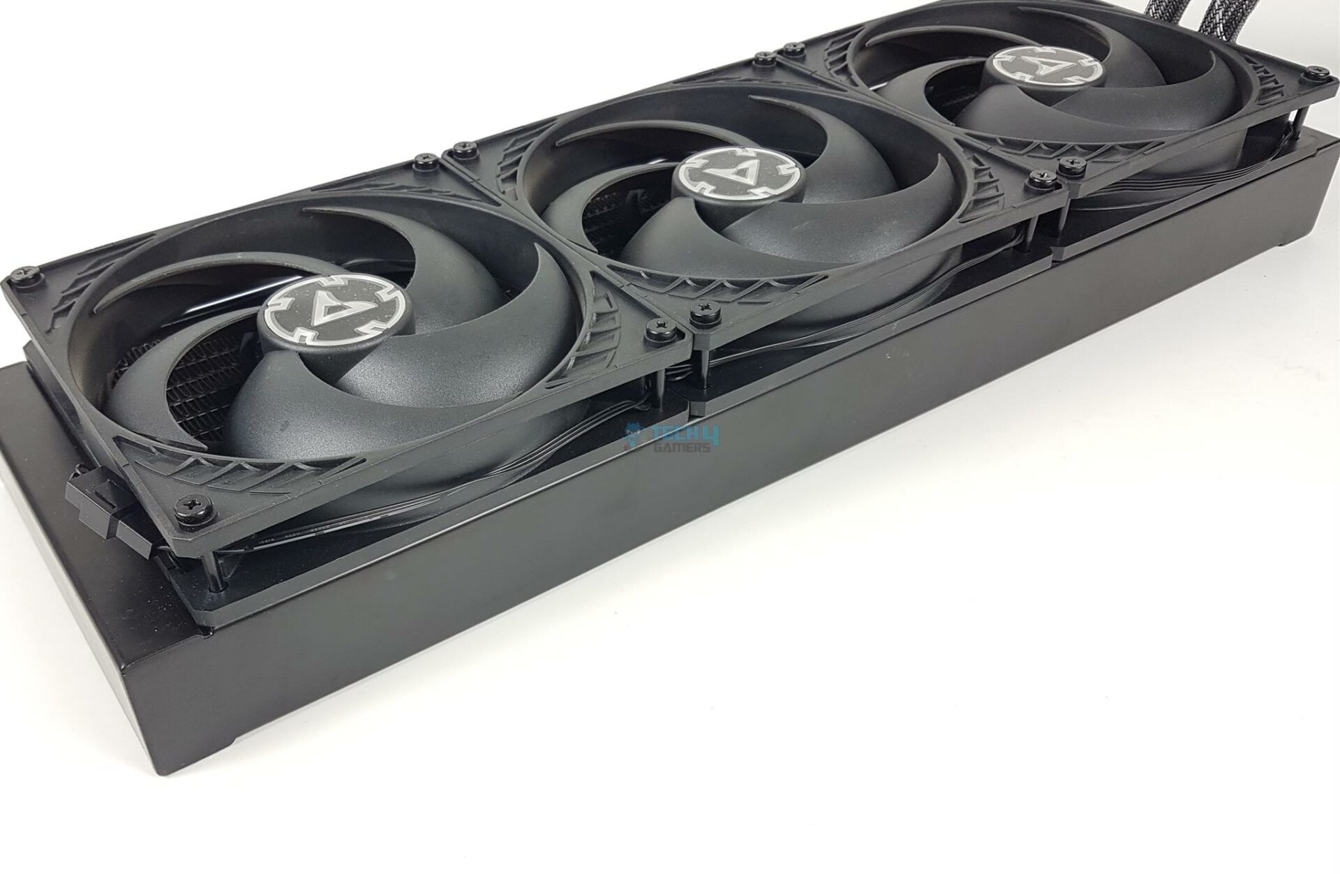 ARCTIC Liquid Freezer - II 420 Liquid Cooler Review - Tech4Gamers