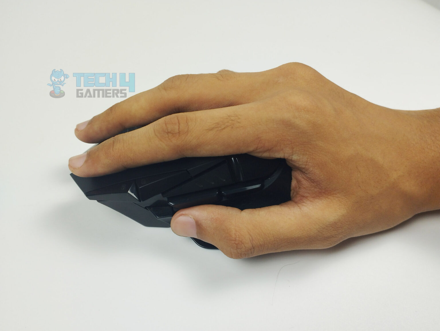 How To Find The Right Mouse For Your Hand Size? - Tech4Gamers
