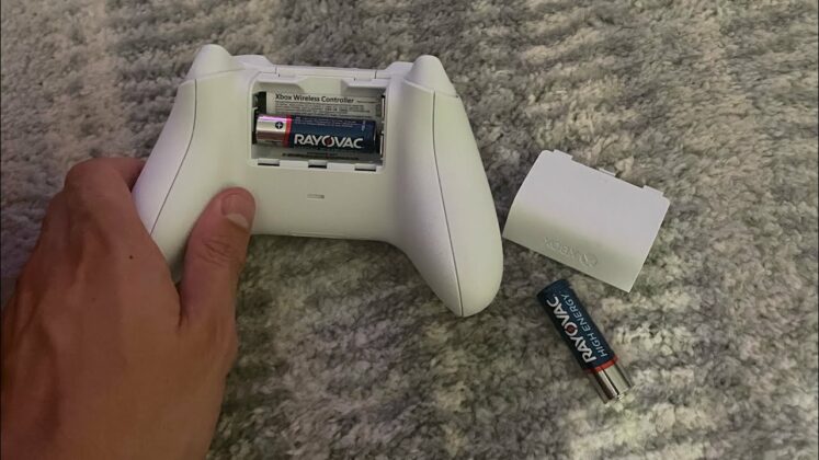 How To Disassemble Xbox One Controller [Step-By-Step] - Tech4Gamers