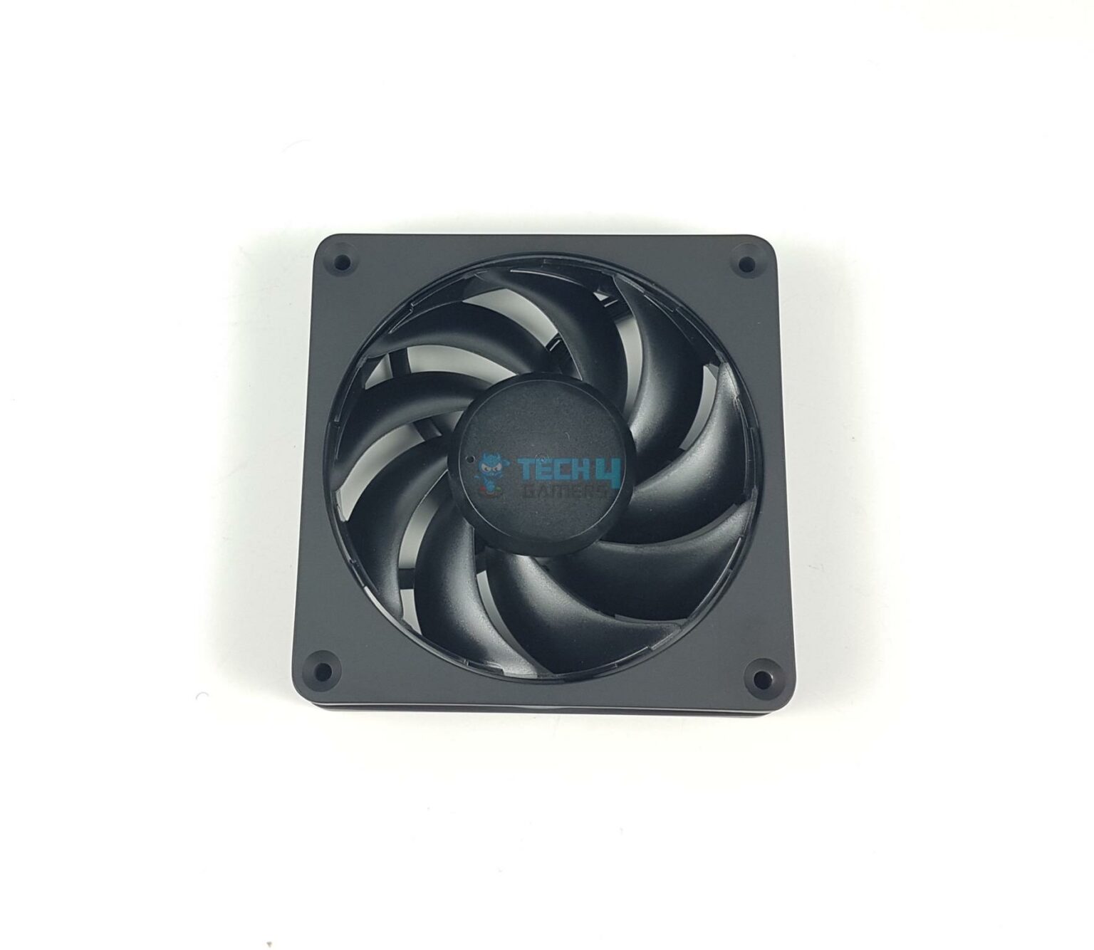 6 BEST 120mm Case Fans [Tested] - Tech4Gamers