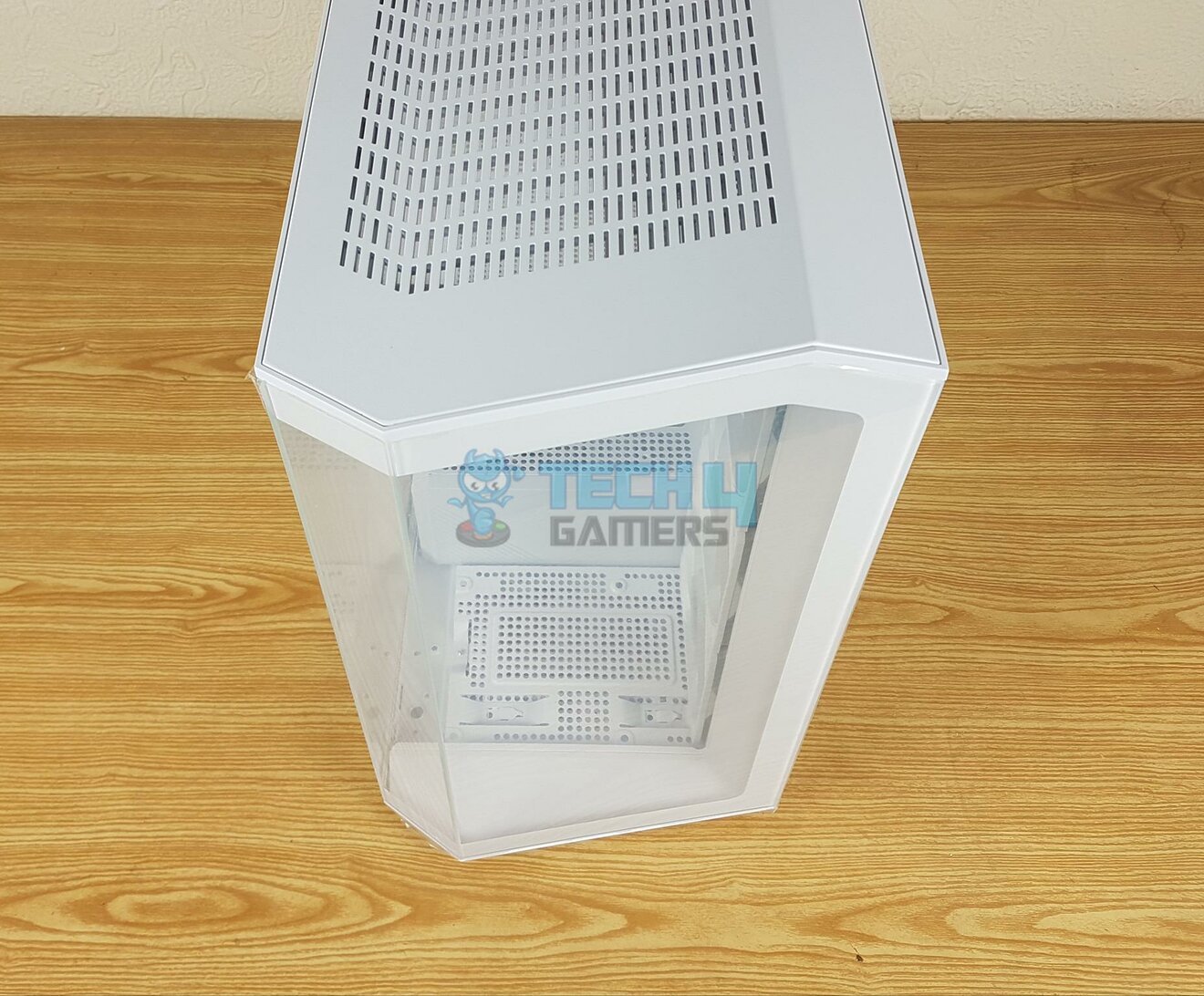 MSI MAG PANO M100R PZ PC Case Review - Tech4Gamers