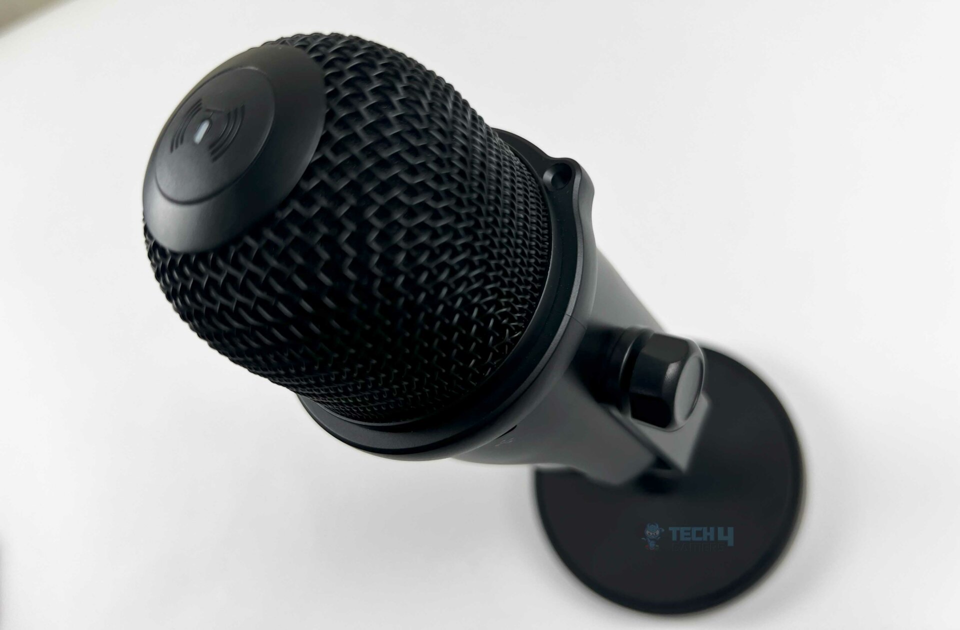 Syntech RGB GlowMic Condenser Microphone Review - Tech4Gamers