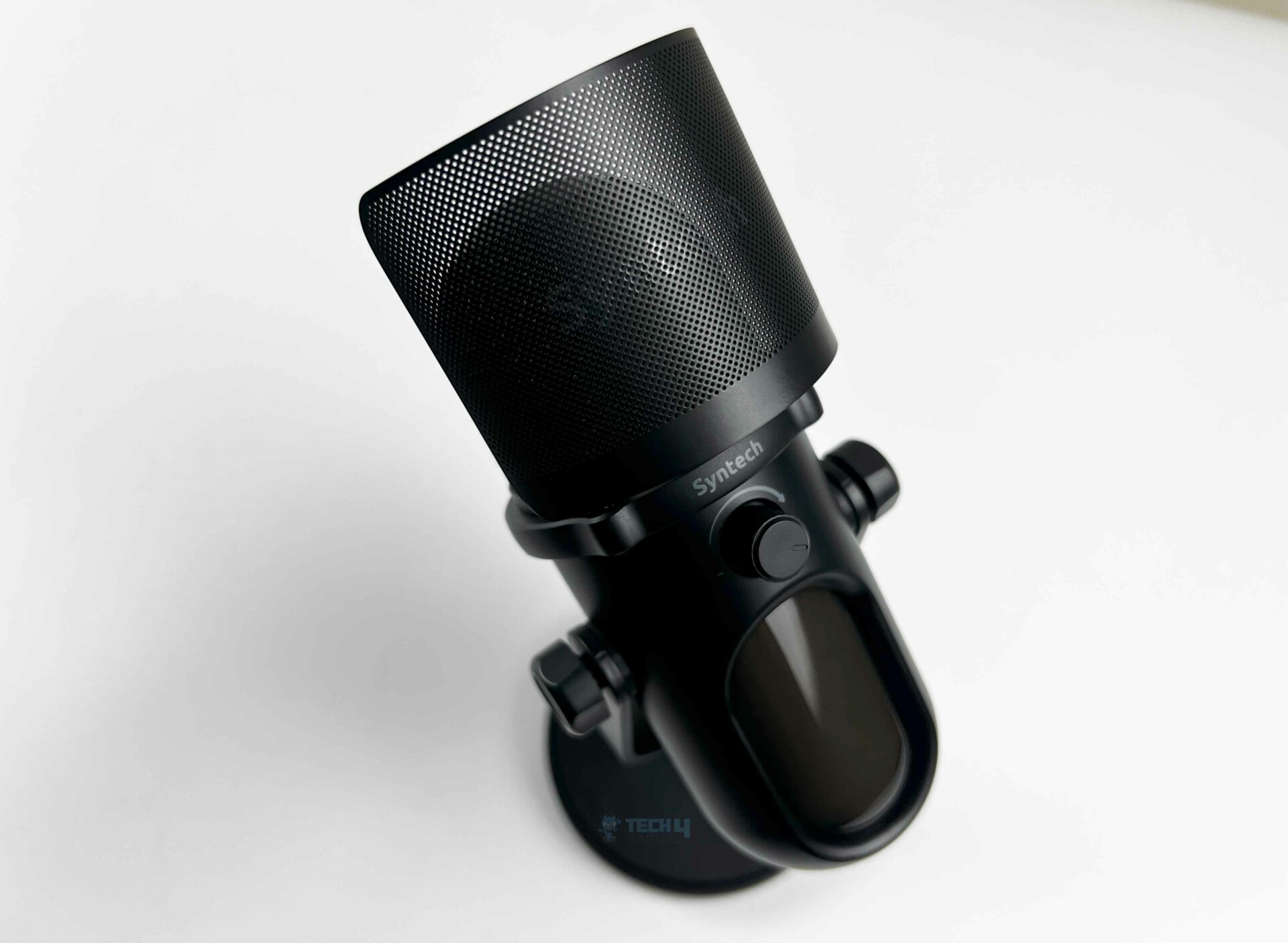 Syntech RGB GlowMic Condenser Microphone Review - Tech4Gamers