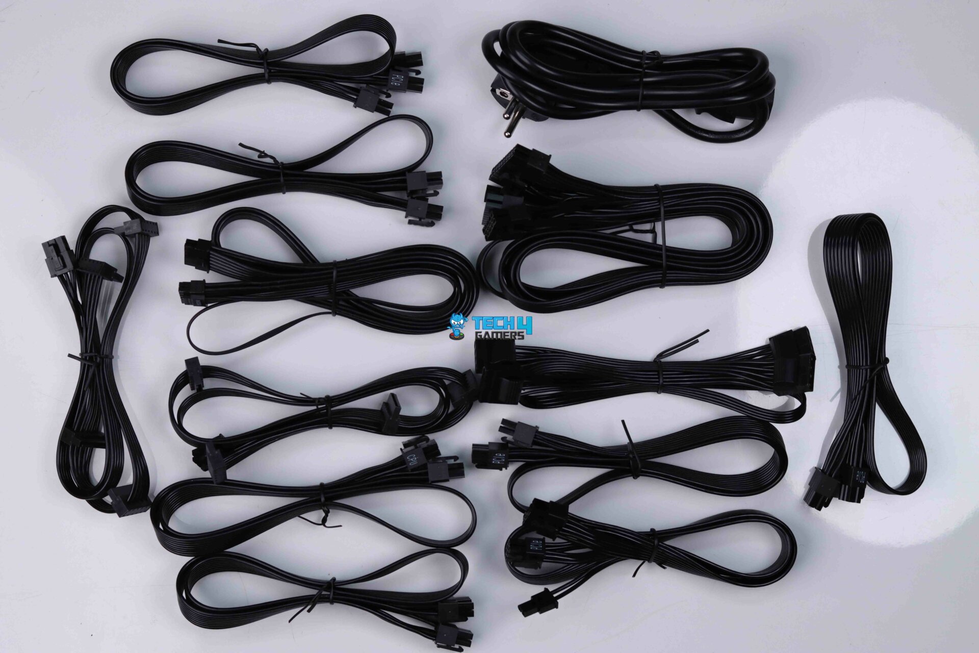 DeepCool PX1000P 80 PLUS Platinum Review: Peak Efficiency & Design