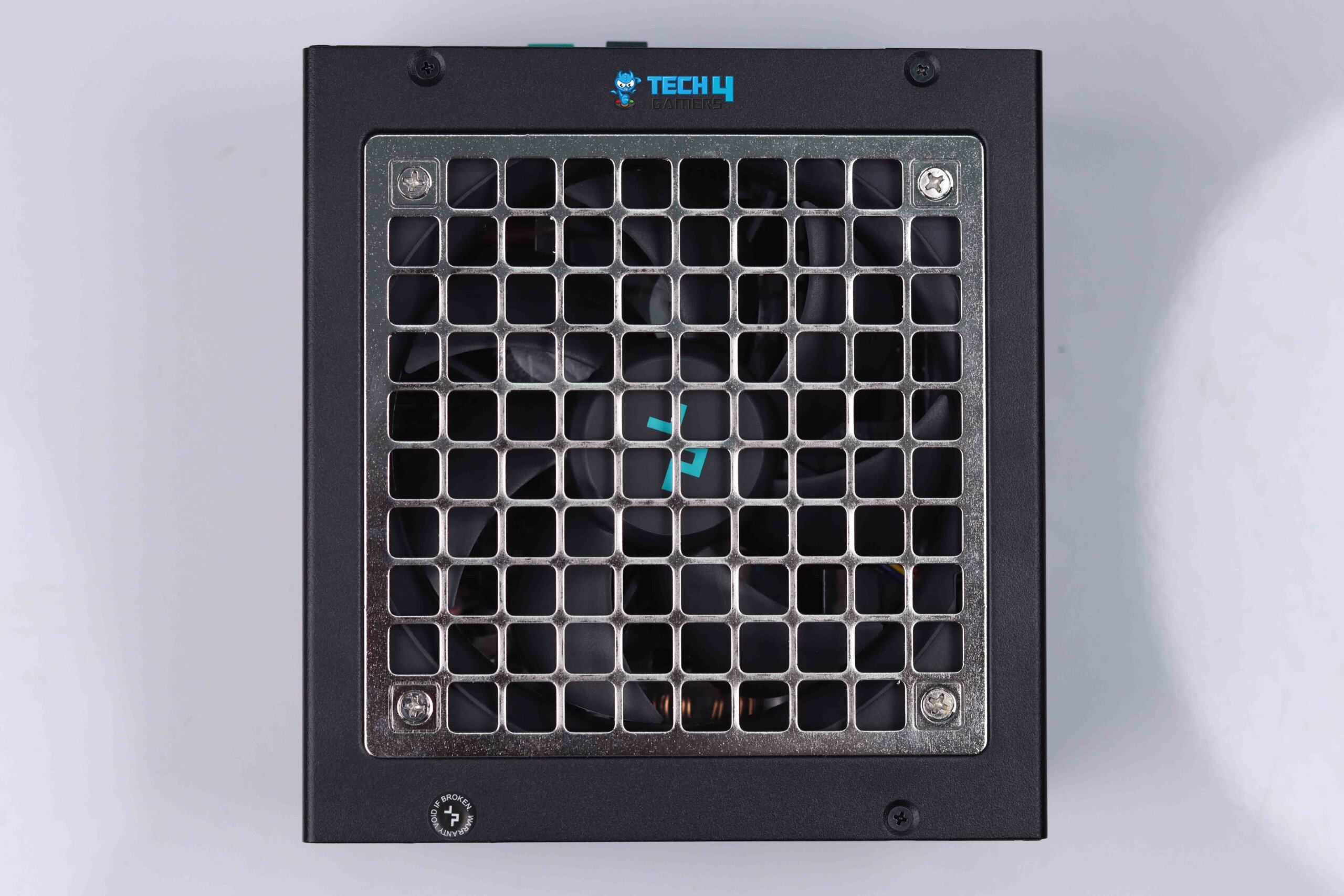 DeepCool PX1000P 80 PLUS Platinum Review: Peak Efficiency & Design