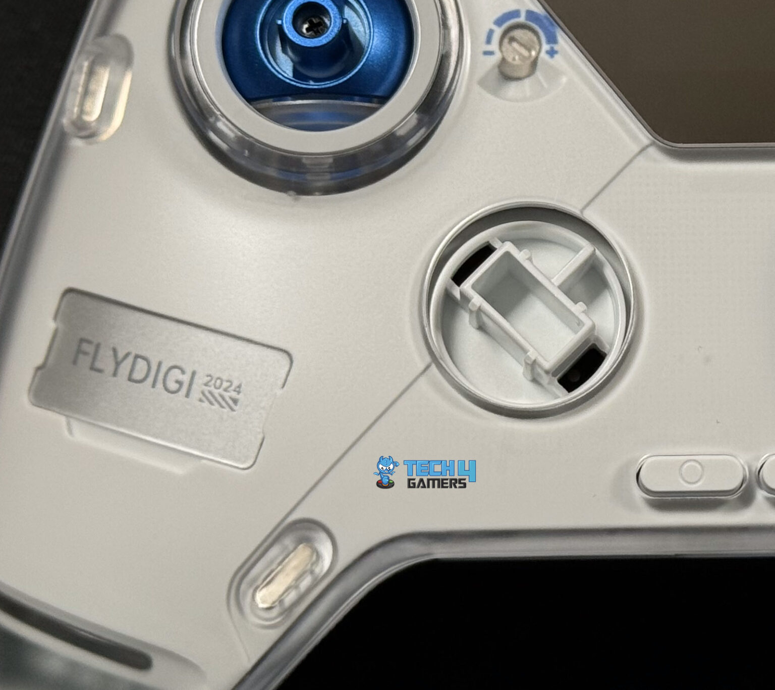 FlyDigi Apex 4 Review: High Precision Controller For FPS Gaming - Tech4Gamers