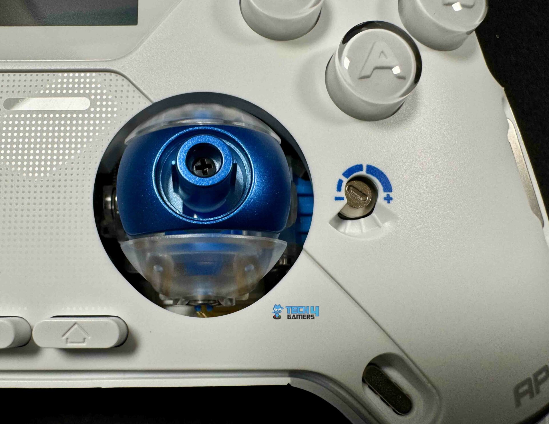 FlyDigi Apex 4 Review: High Precision Controller For FPS Gaming - Tech4Gamers