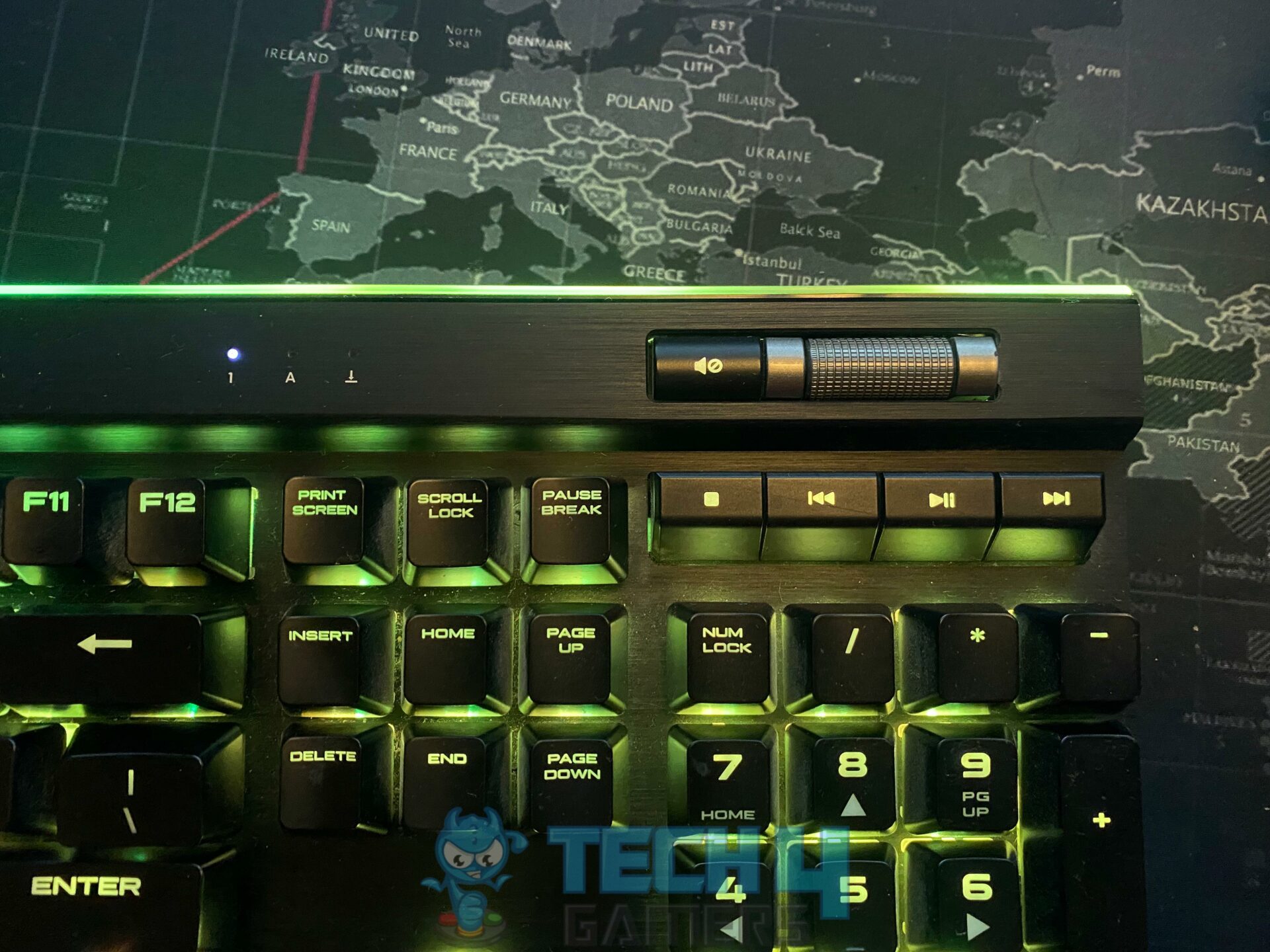 Sure Custom Keyboards Are Cool But My K95 Platinum Is Still Going ...