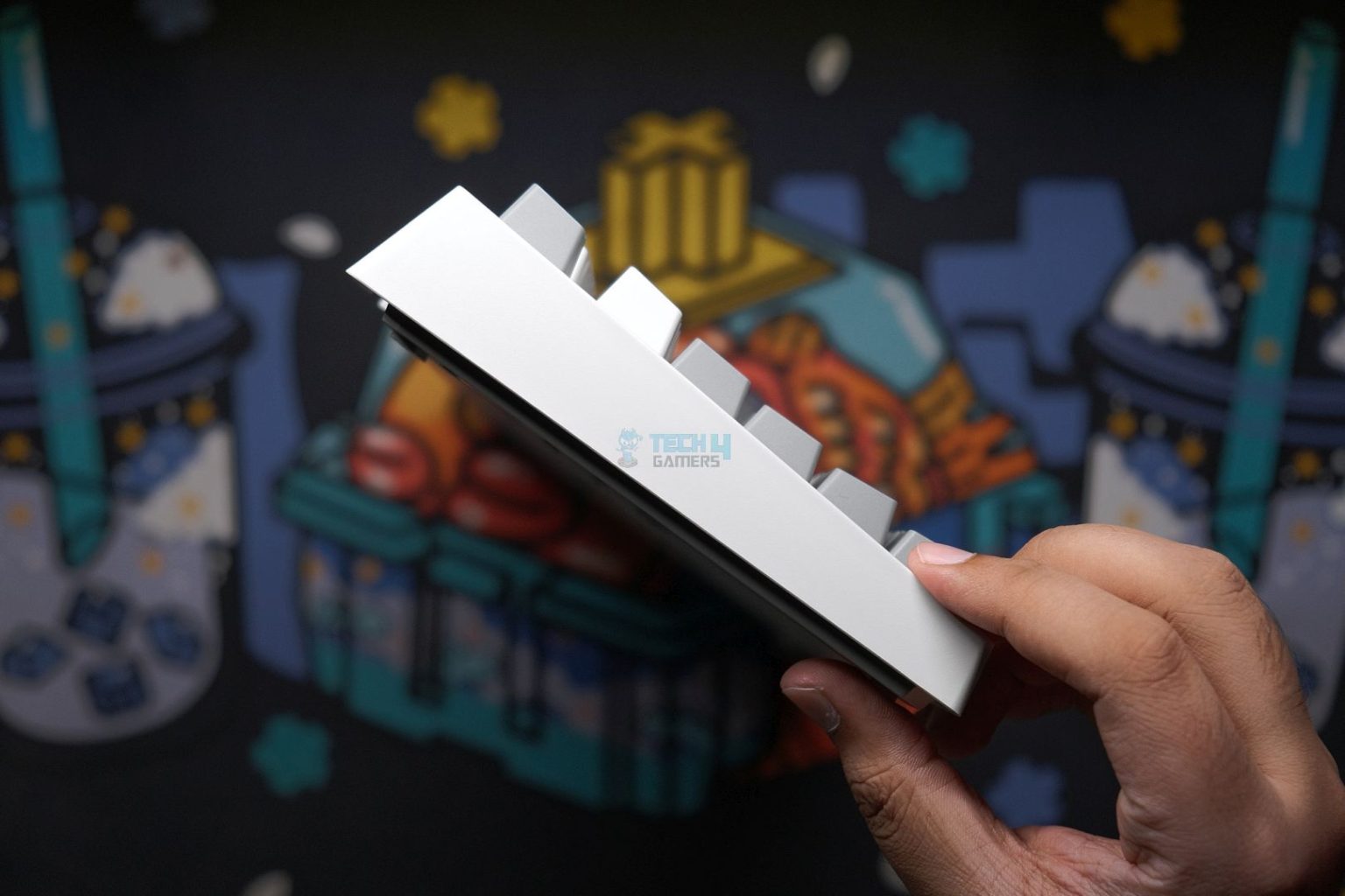 Tecware Phantom+ Elite Review: Underwhelming - Tech4Gamers