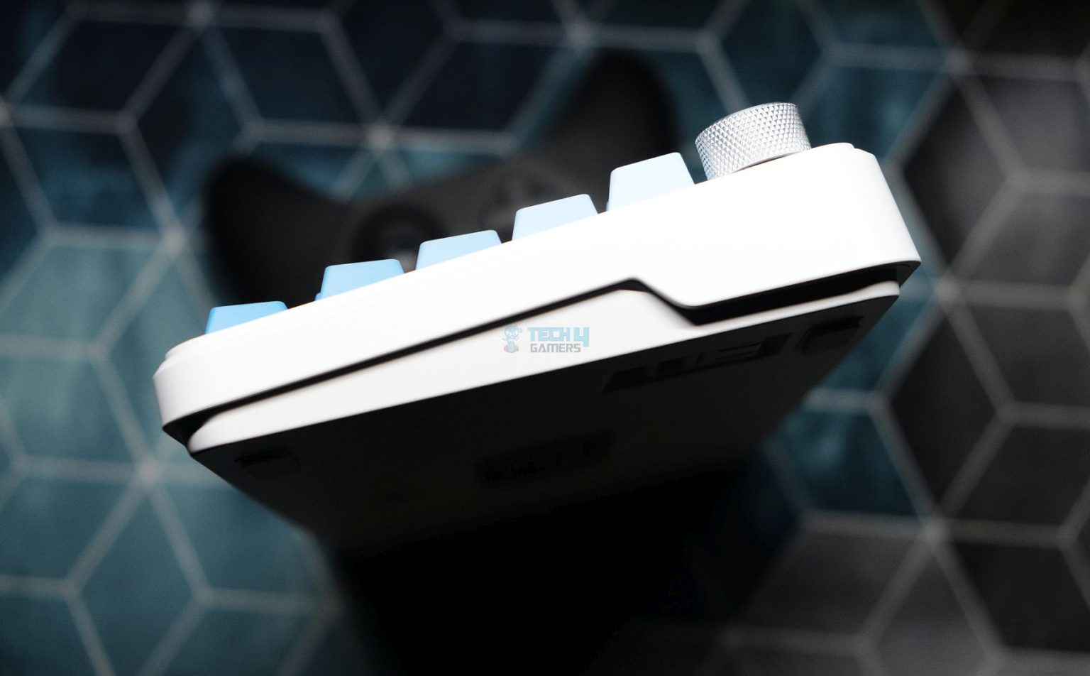 Ajazz AK820 Max Review: Not the First Choice - Tech4Gamers