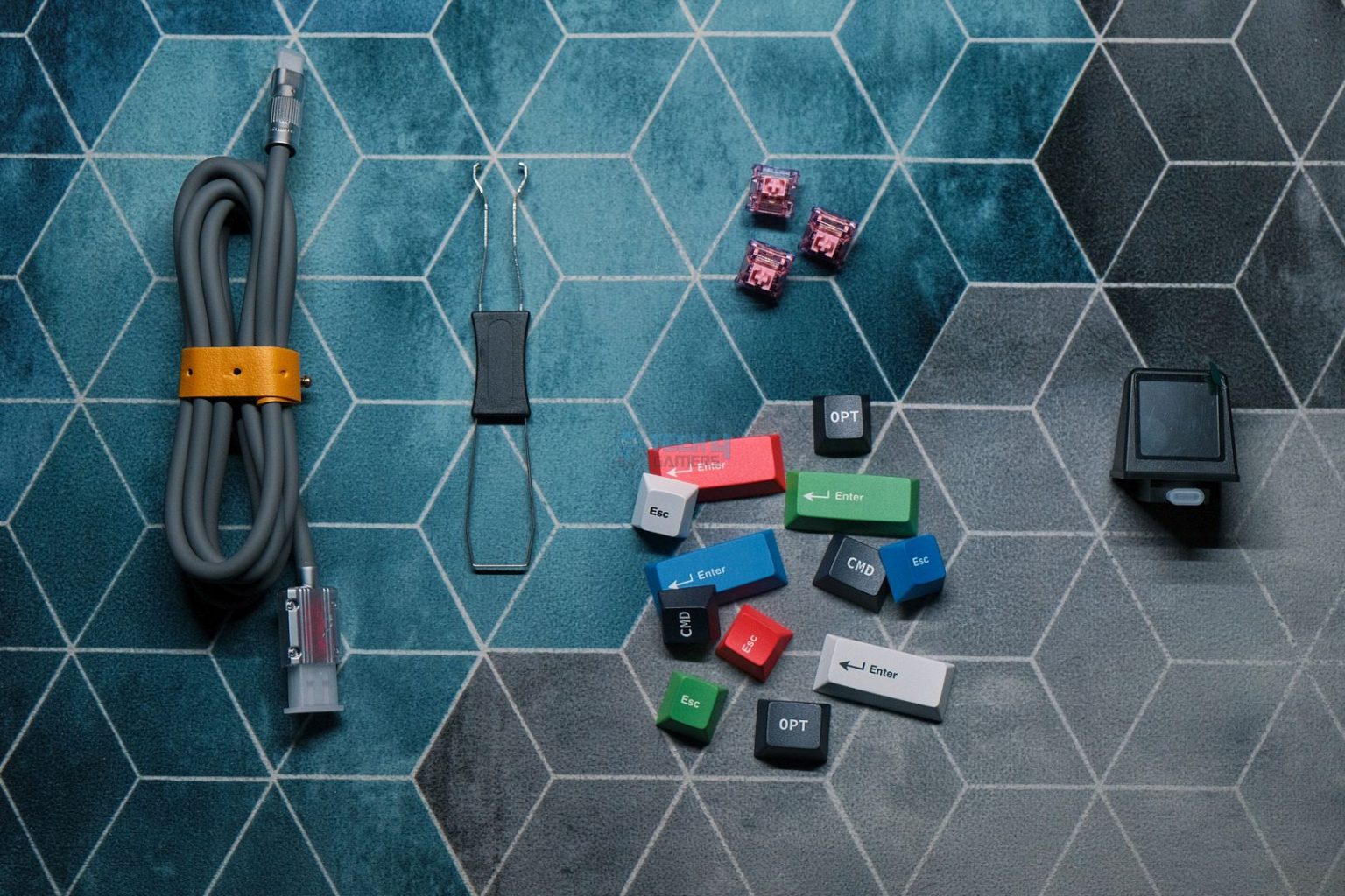 Epomaker RT80 Review: The Gimmicks Never End - Tech4Gamers