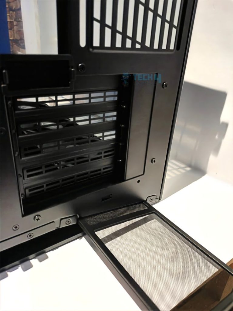 Lian Li O11 Dynamic Mini V2 Flow Review - Full Marks! - Tech4Gamers