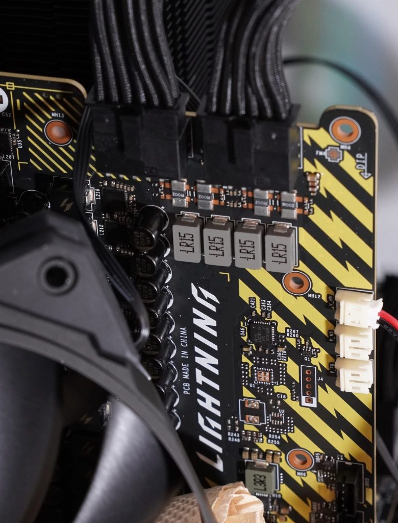 First Look At MSI Rtx 5090 Lightning With Next-Gen AIO, Dual 12v-2×6 ...
